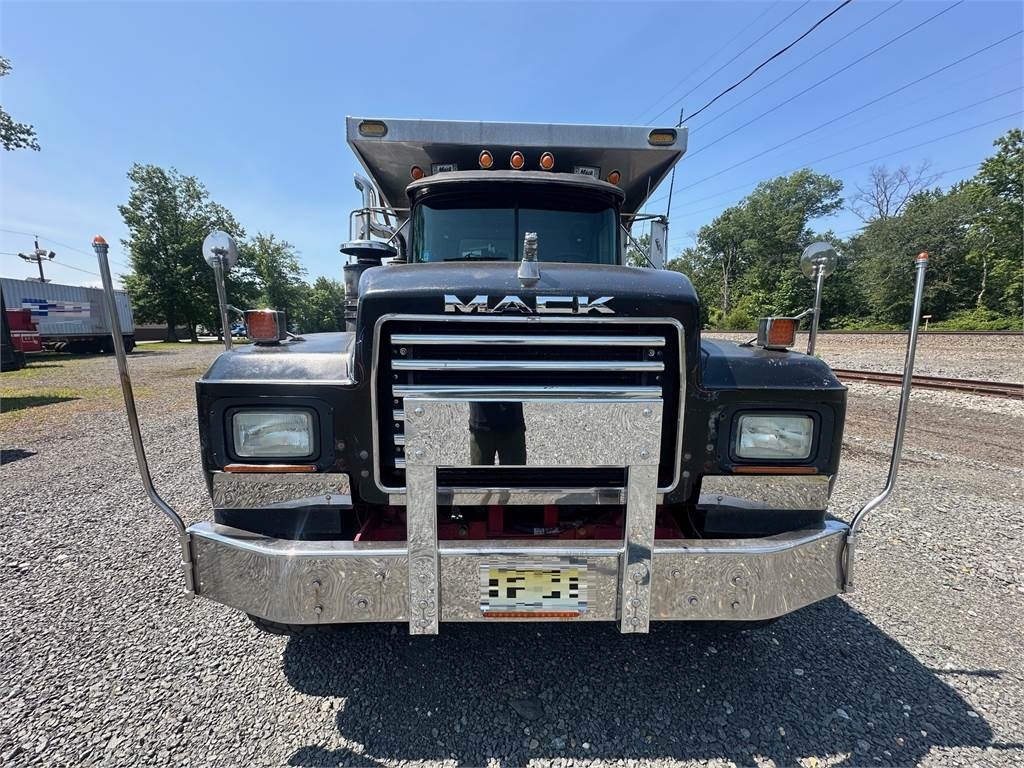 Mack RD688S