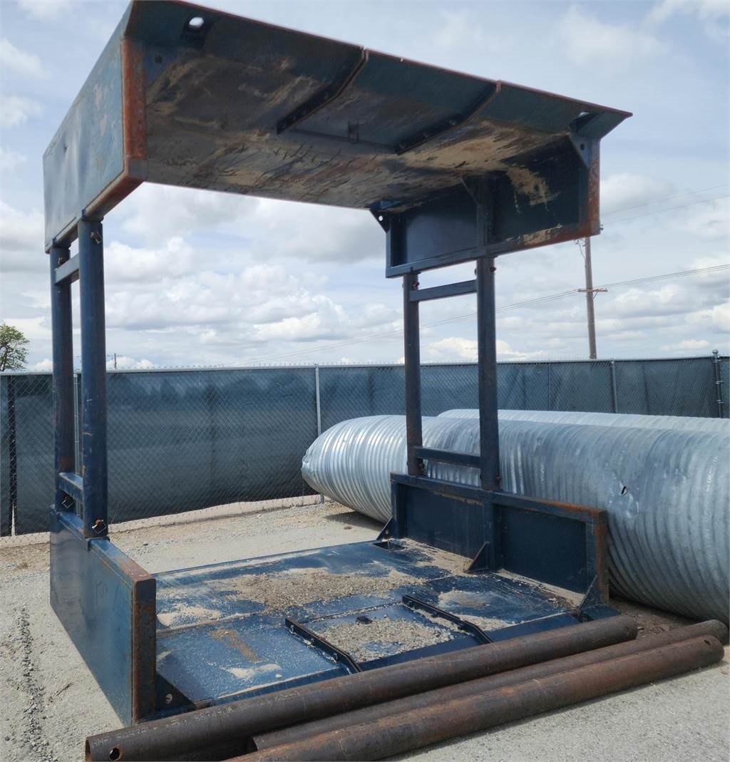 [Other] GME 8' MANHOLE BOX