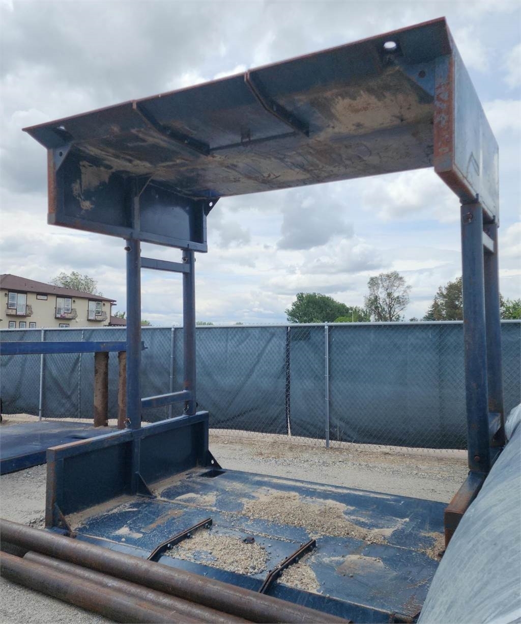 [Other] GME 8' MANHOLE BOX