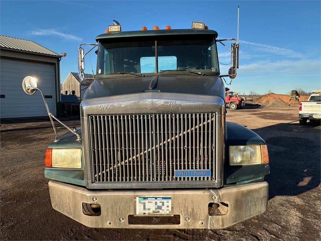 [Other] WHITE/GMC WCA64T