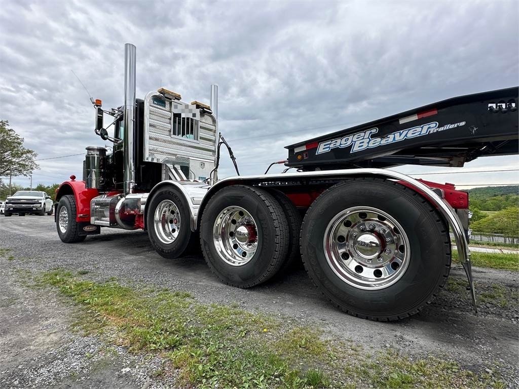 Peterbilt 359