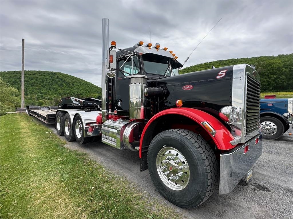 Peterbilt 359