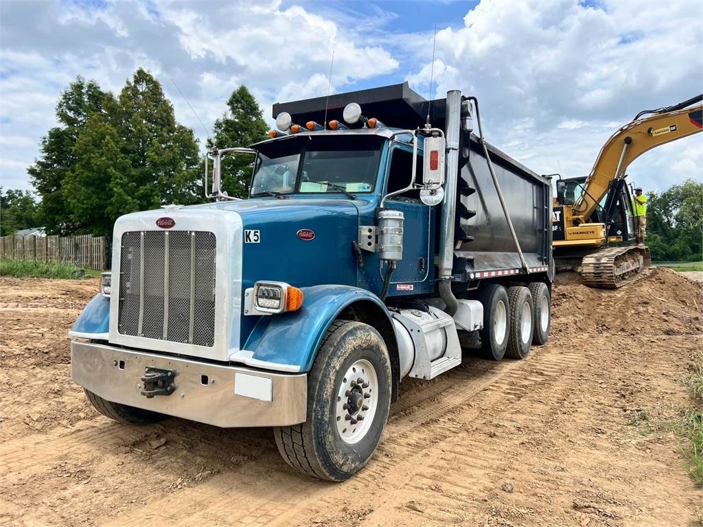 Peterbilt 365