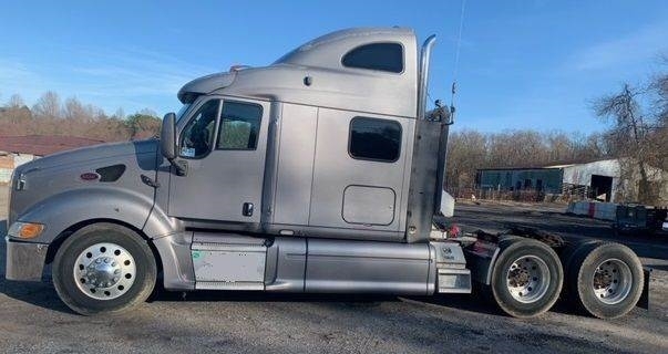 Peterbilt Trucks 387