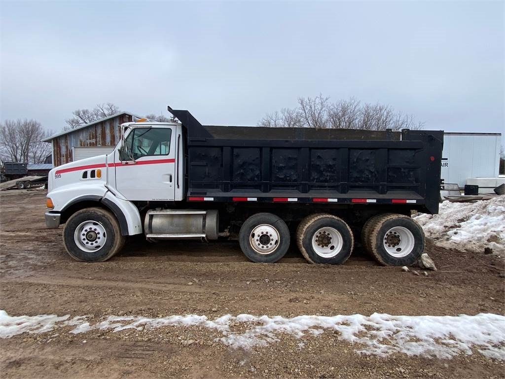 Sterling Tri-axle