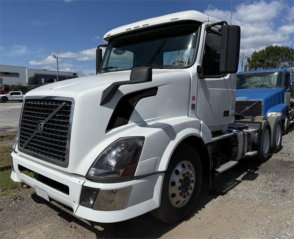 Volvo VNL64T300