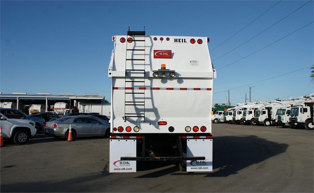 Mack MRU613