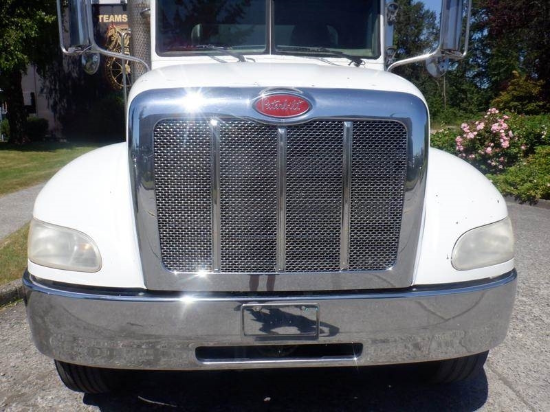 Peterbilt 335