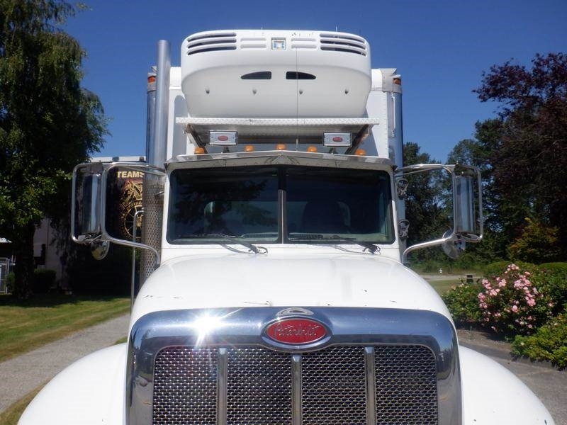 Peterbilt 335
