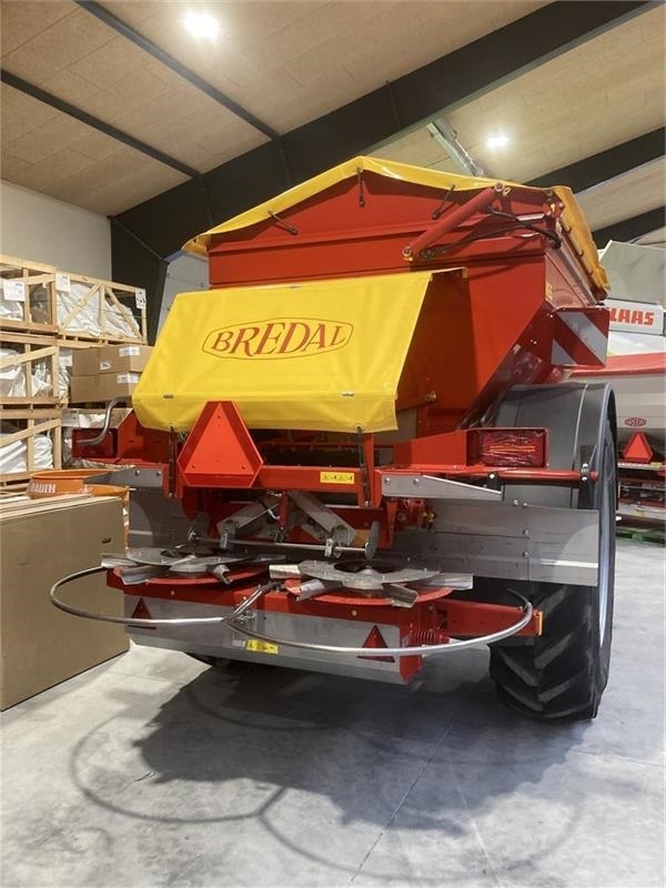 Bredal K 65 m.bremser og overbygning Kombibremser - Mineral spreaders ...