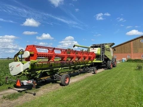 CLAAS LEXION 660 T4I VARIO 930 4 WD / GPS / 11000 L. tan - Combine ...