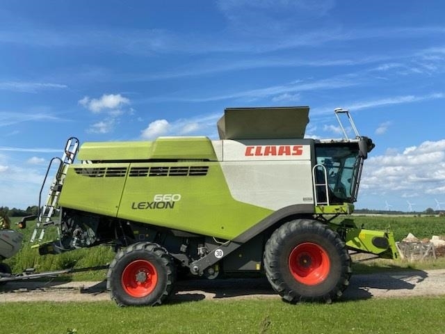 CLAAS LEXION 660 T4I VARIO 930 4 WD / GPS / 11000 L. tan - Combine ...
