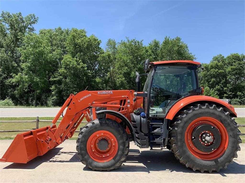Kubota 4WD Tractors: Loaders, 4x4 & More | Ritchie List