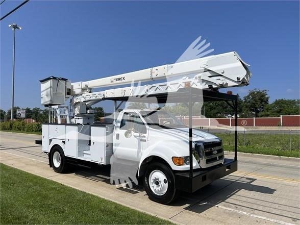 Ford F750 XLT SD