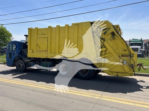 Mack LEU613