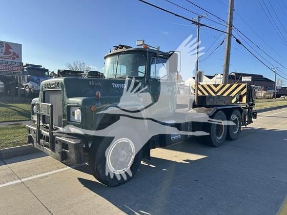 Mack R686ST