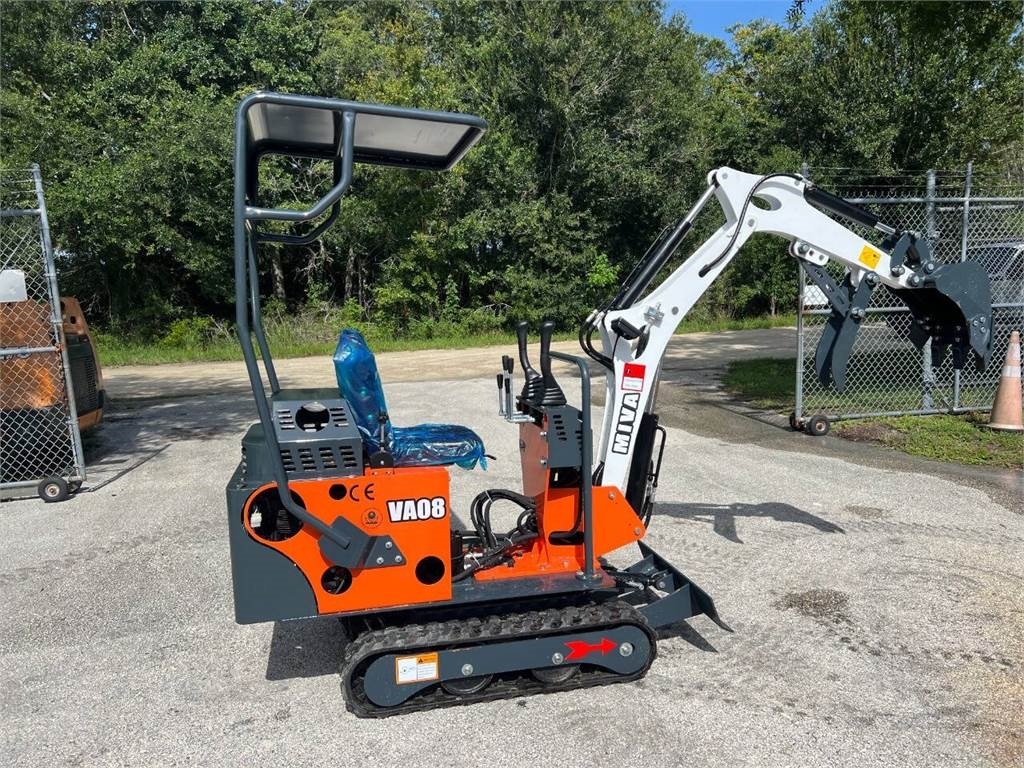 Miva VA08 MINI-EXCAVATOR CRAWLER