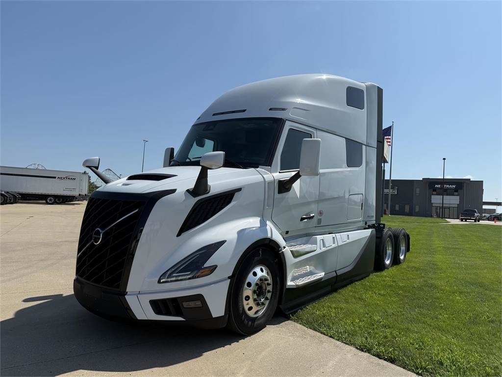 Volvo NEW VNL860