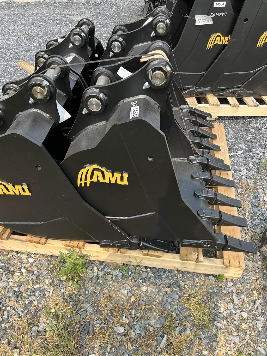 AMI 24 HEAVY DUTY DIGGING BUCKET