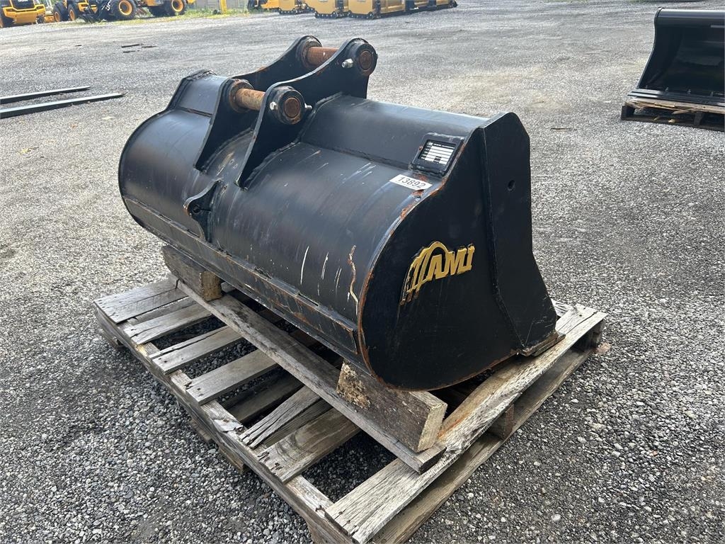 AMI 48 DITCH CLEANING BUCKET