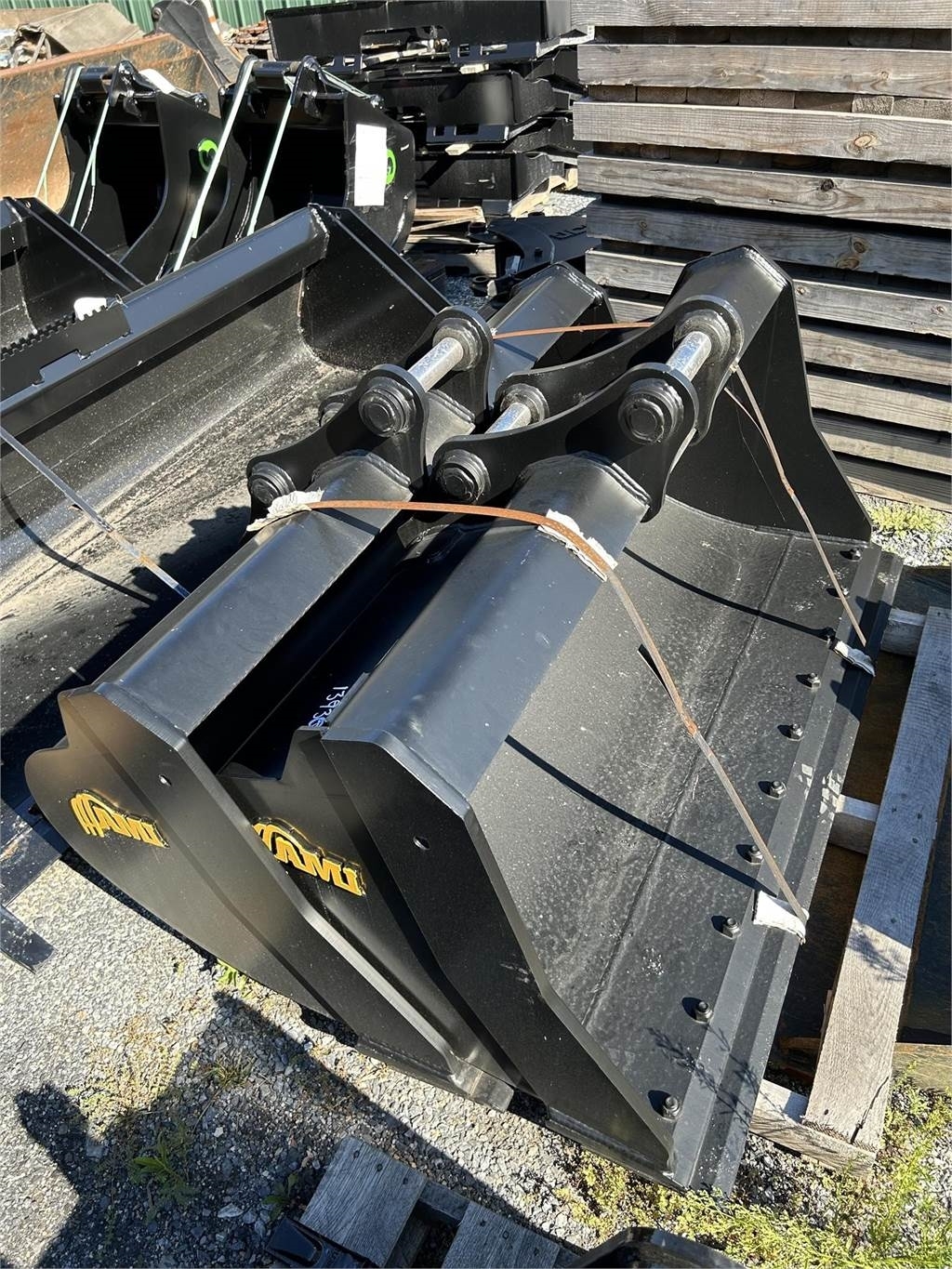 AMI 60 INCH DITCH BUCKET