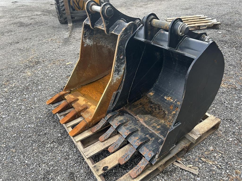 JCB 24 INCH BUCKET