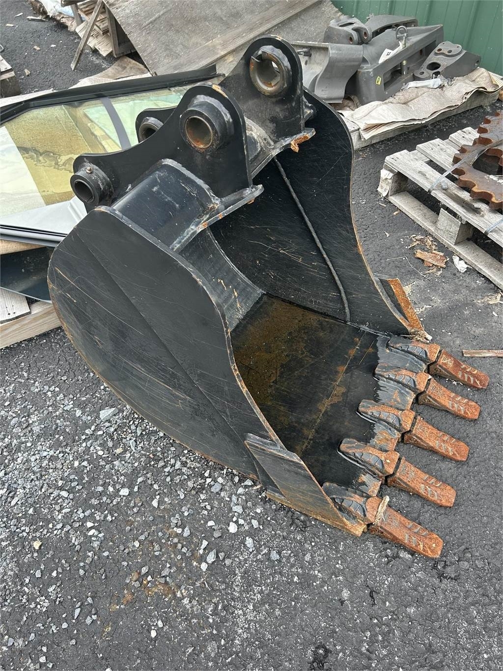 JCB 24 INCH BUCKET