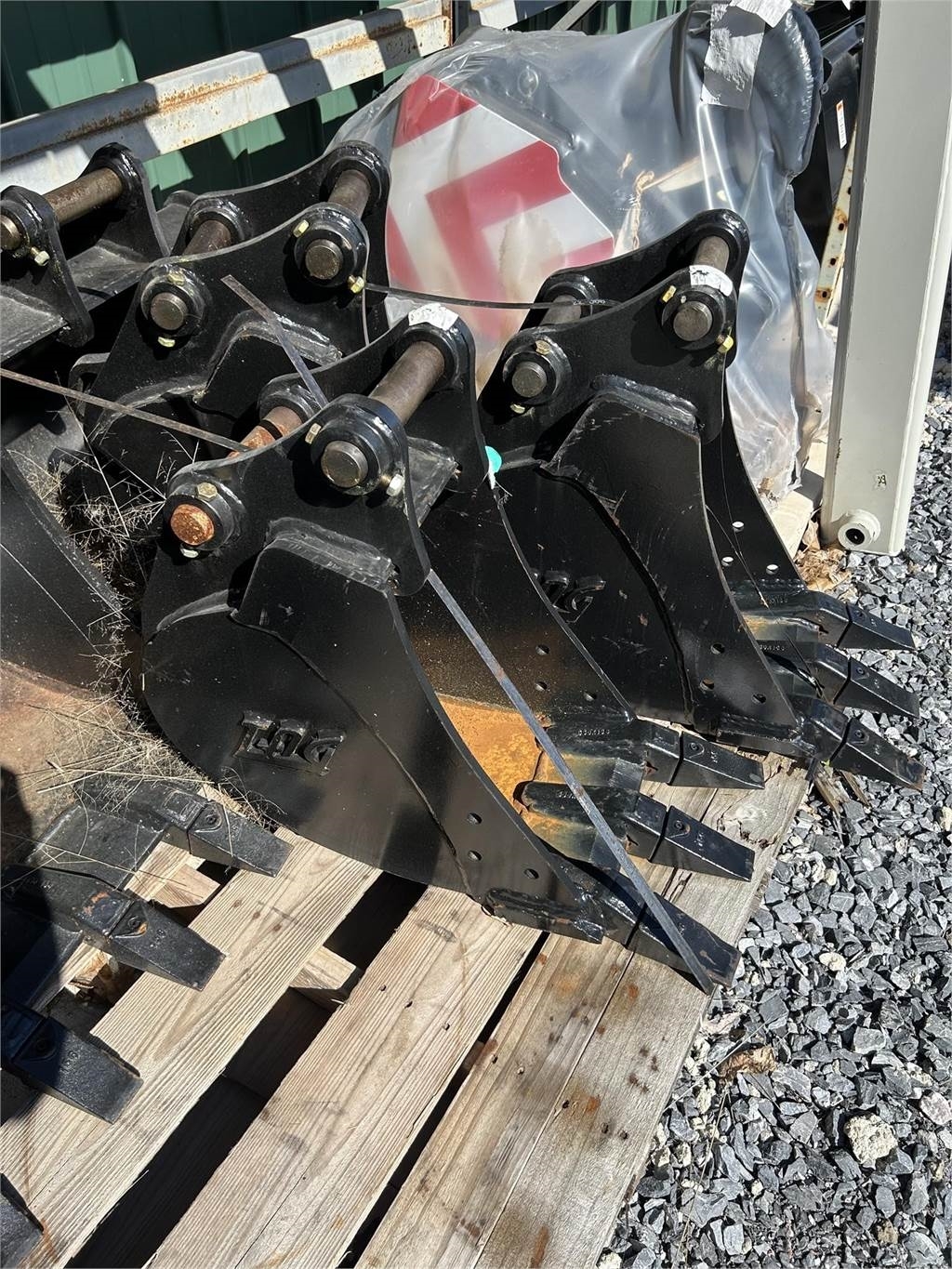 TAG 12 EXCAVATOR BUCKET