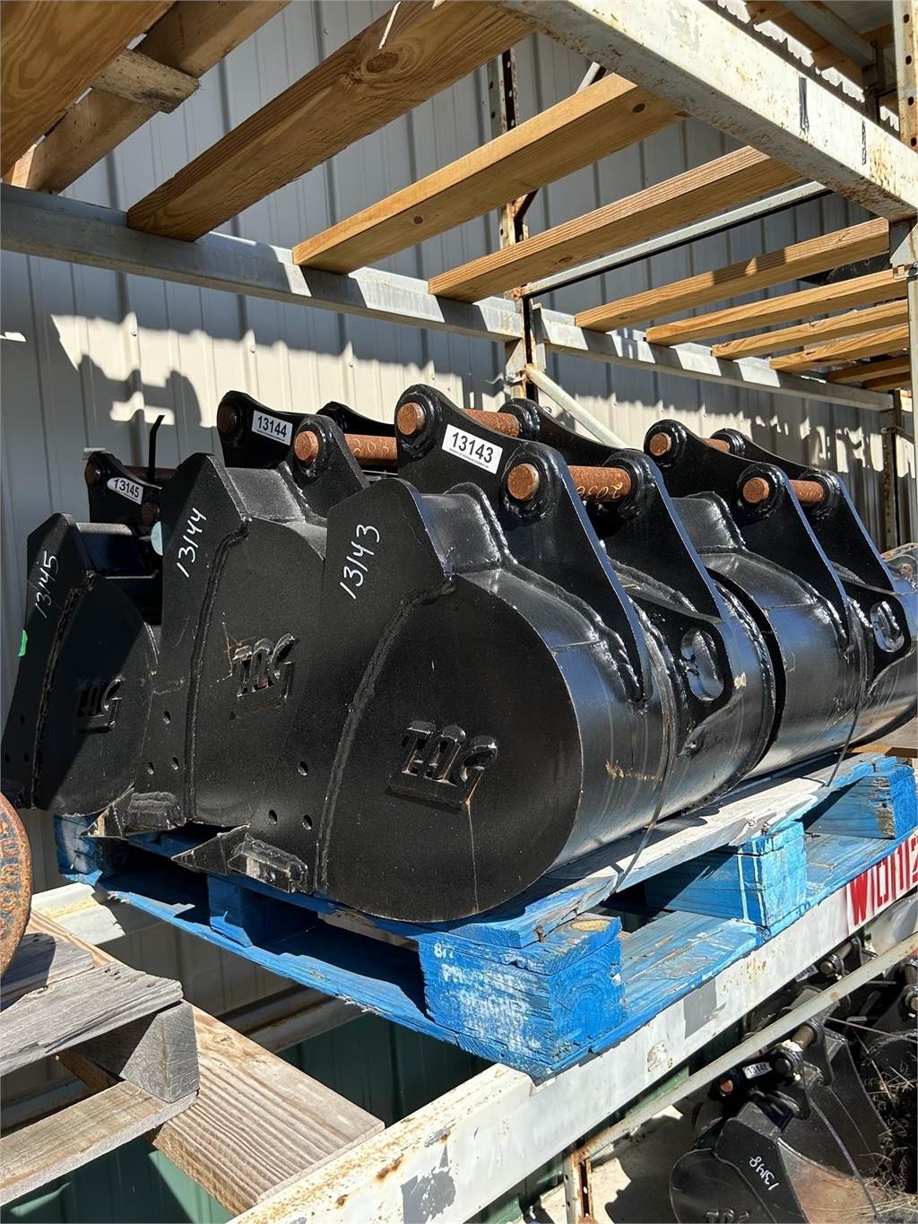 TAG 18 INCH DIGGING BUCKET