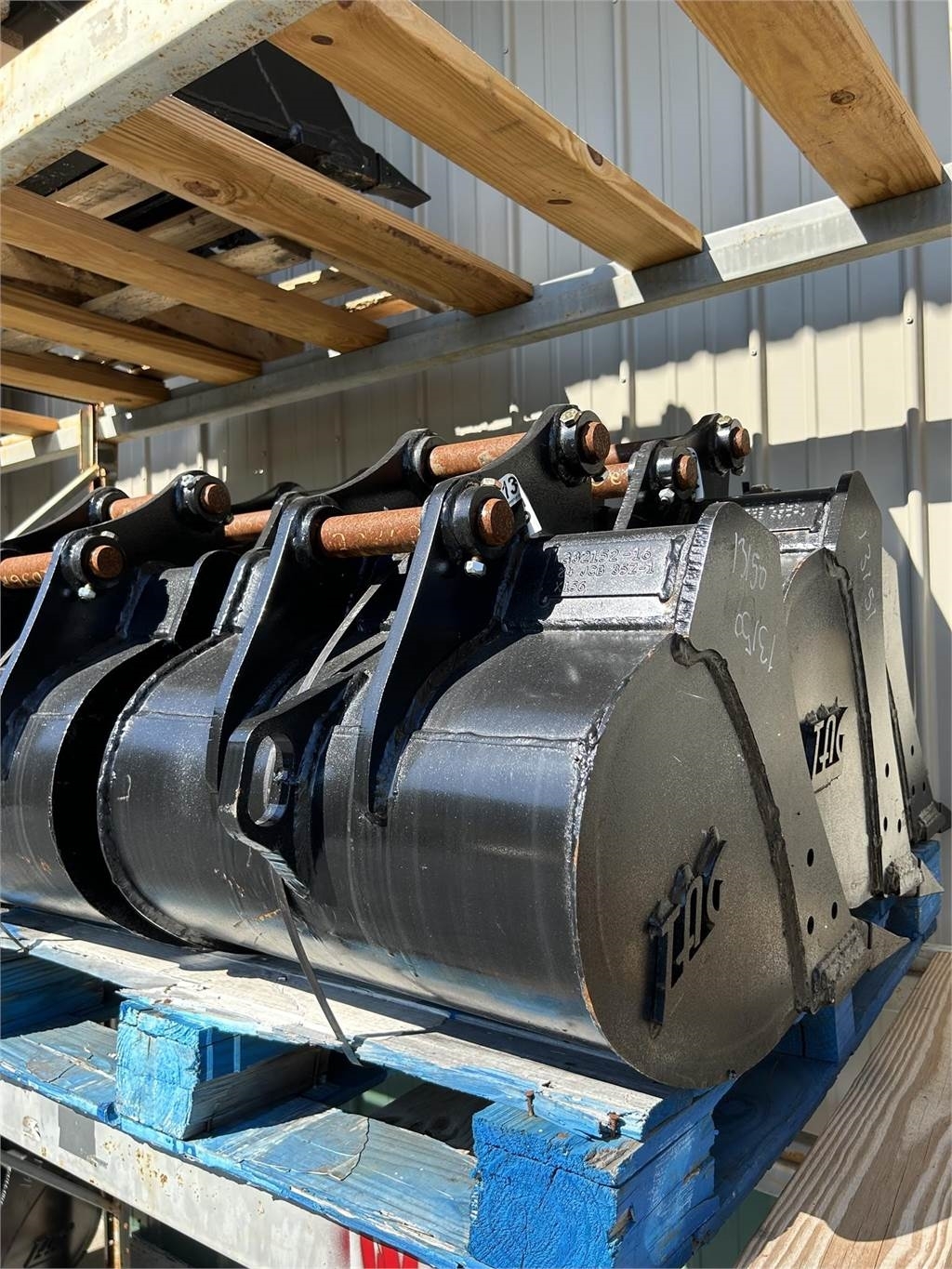 TAG 24 INCH DIGGING BUCKET