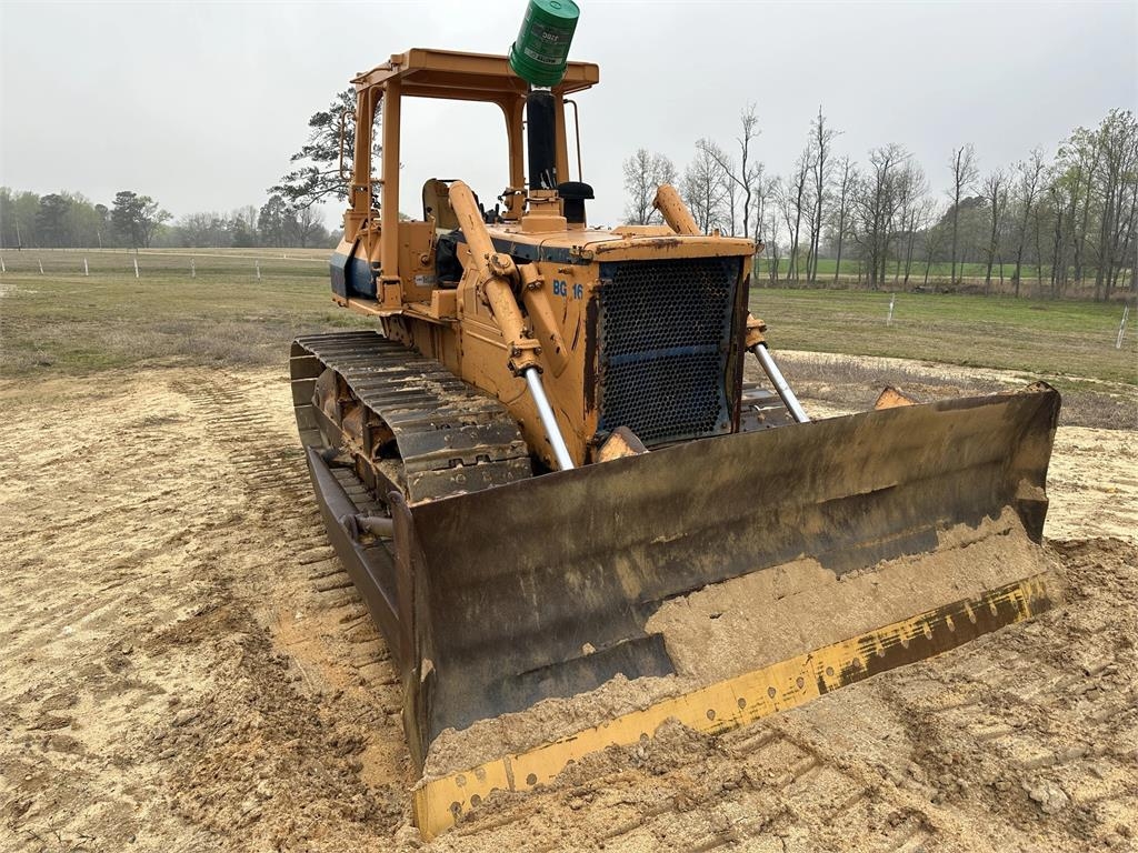 Komatsu D65E-8