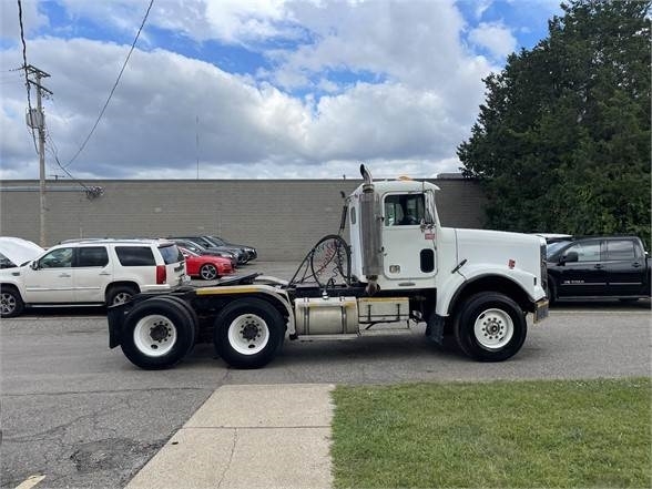 Freightliner FLD120 CLASSIC