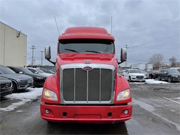 Peterbilt 587