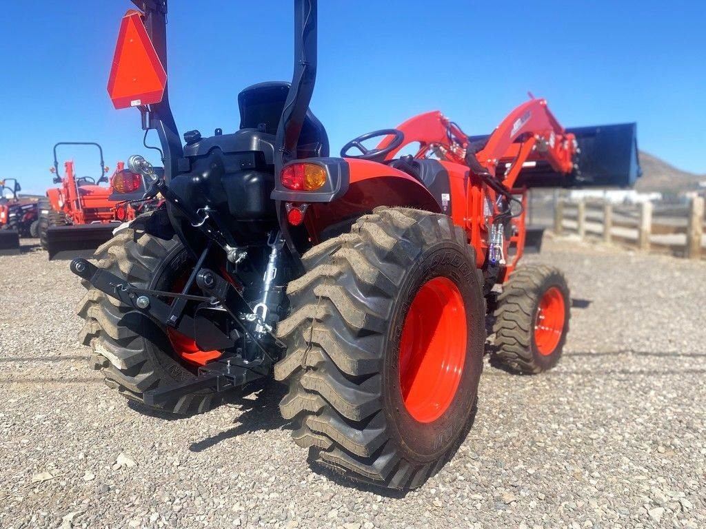 Kioti CK2620H 4x4 HST Tractor Loader - Free Rear Remote!