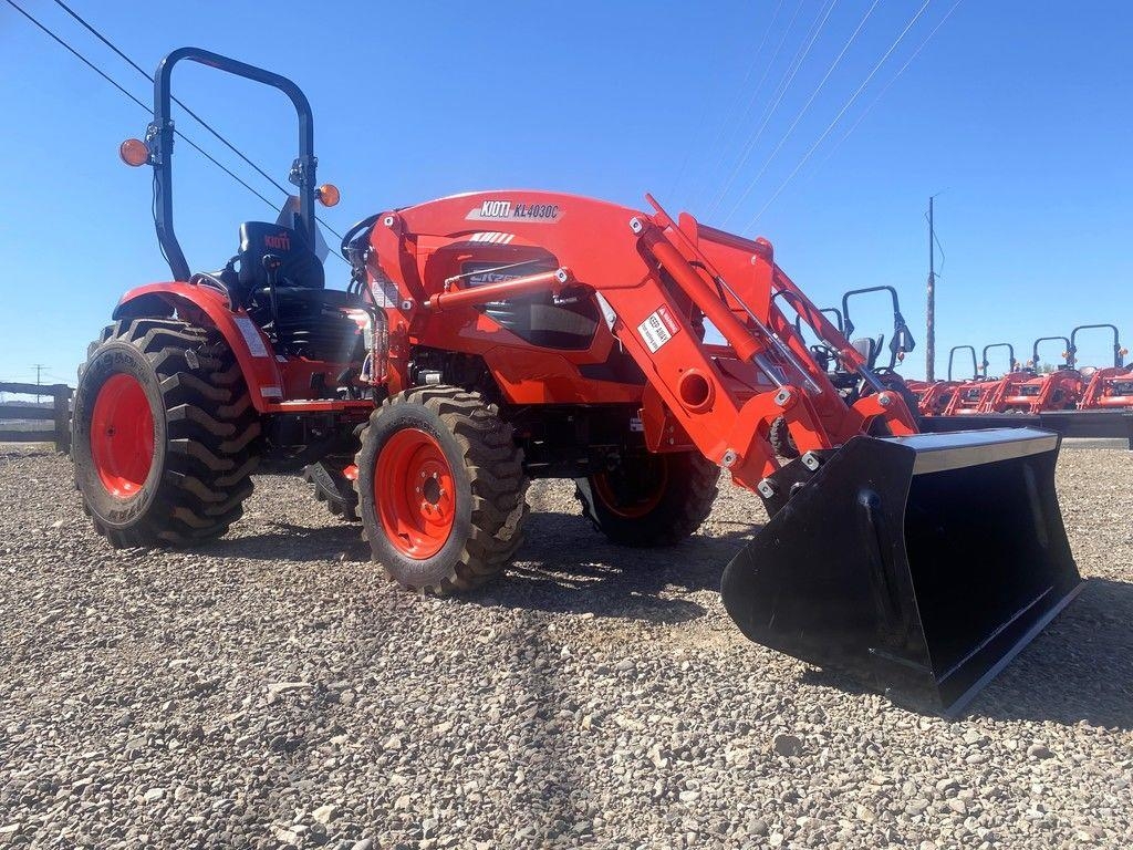 Kioti CK2620H 4x4 HST Tractor Loader - Free Rear Remote!