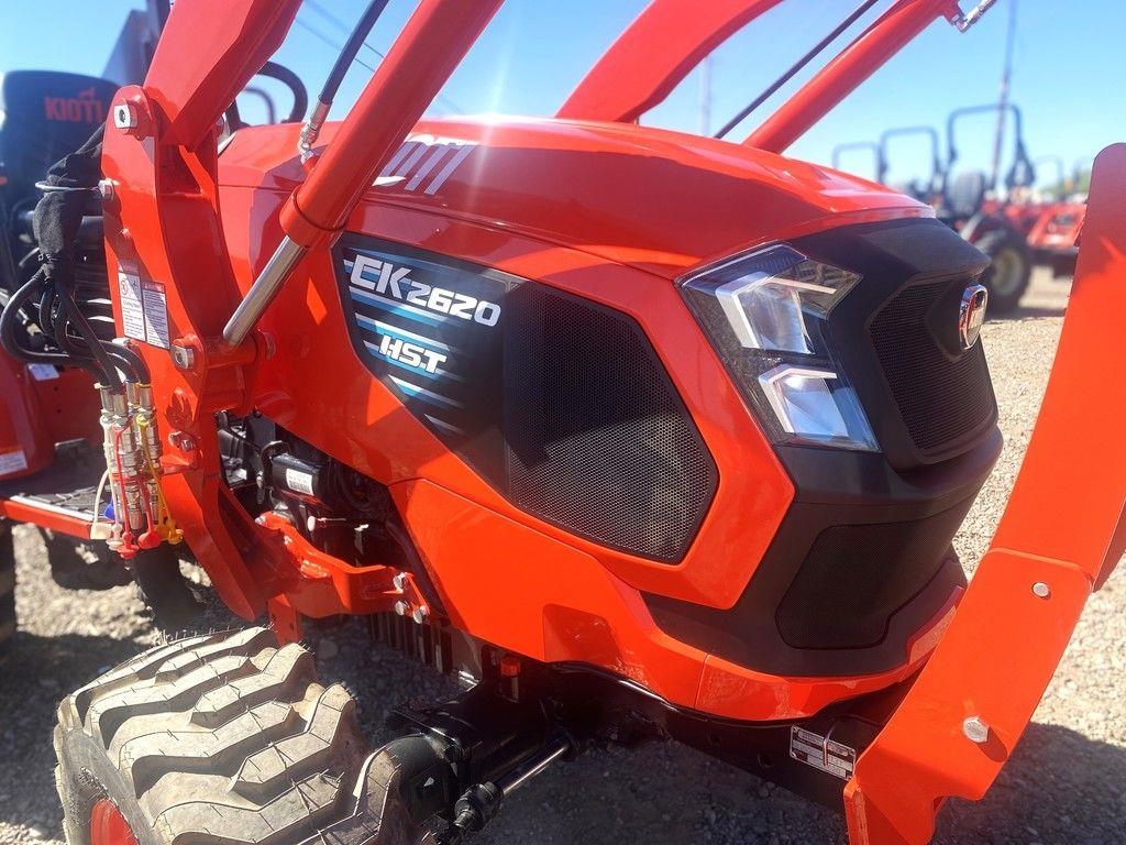 Kioti CK2620H DESERT DELUXE 4x4 HST Tractor Loader with