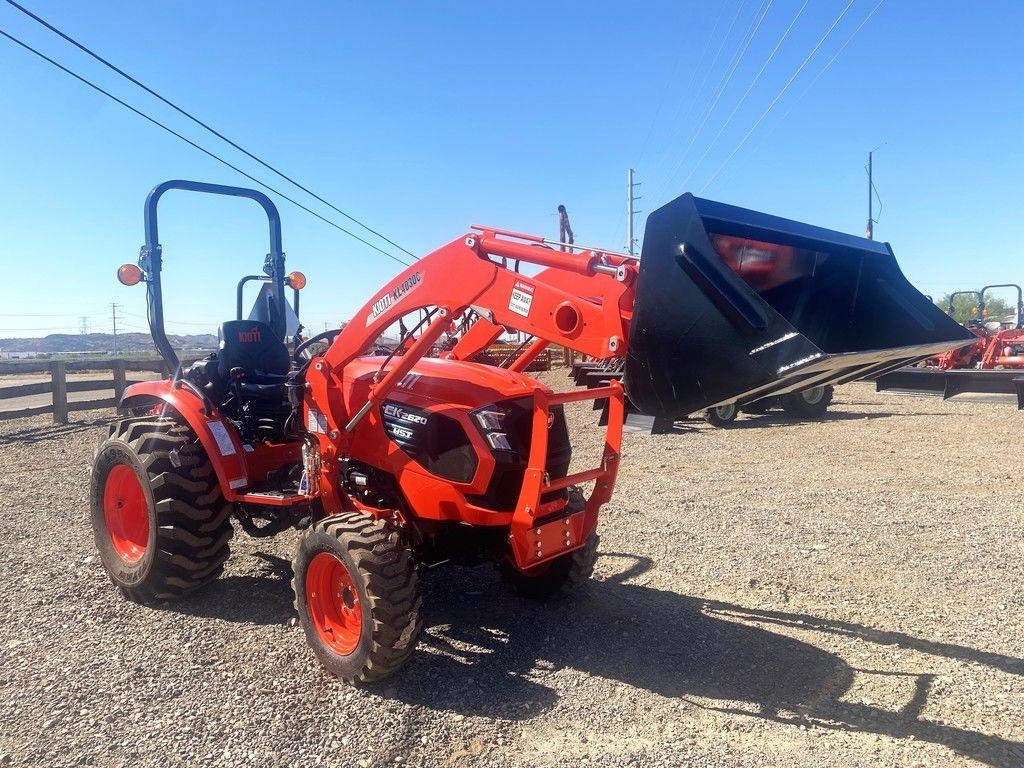Kioti CK2620H DESERT DELUXE 4x4 HST Tractor Loader with