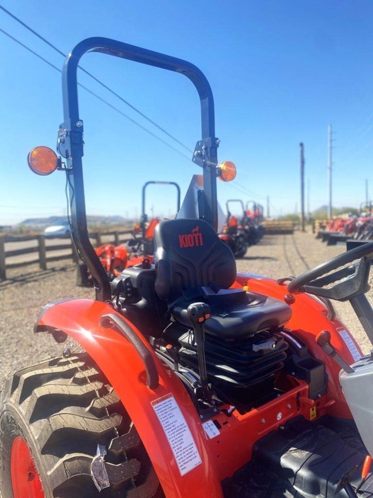 Kioti CK2620H DESERT DELUXE 4x4 HST Tractor Loader with