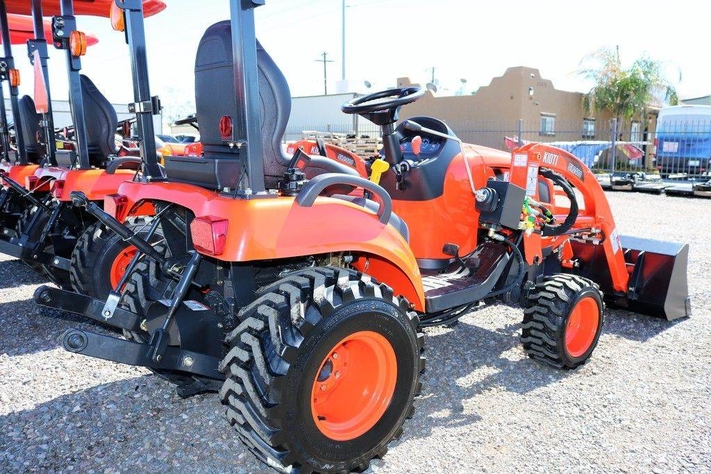 Kioti CS2210H 4x4 Hystat Tractor Loader
