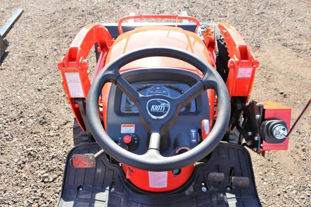 Kioti CS2210H 4x4 Hystat Tractor Loader