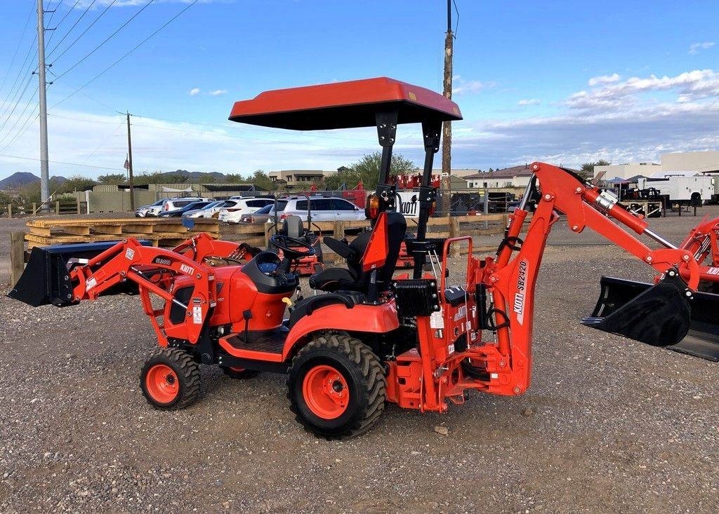 Kioti CS2220H-TLB 22HP 4x4 Tractor Loader Backhoe
