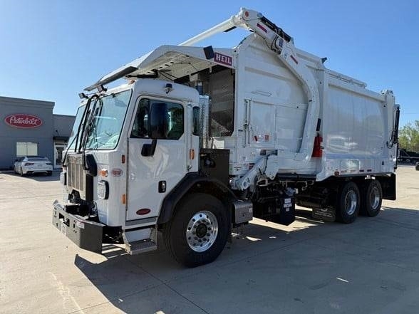 Peterbilt 520