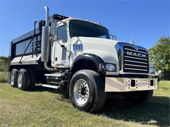 Mack GRANITE GU713
