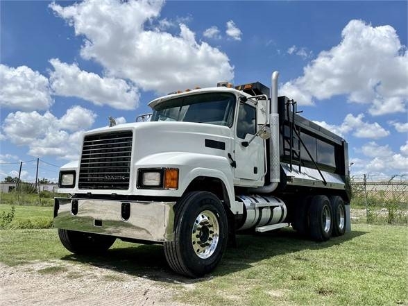 Mack PINNACLE CHU613