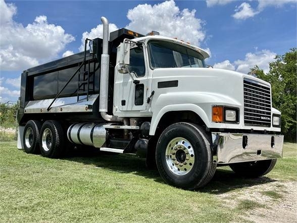 Mack PINNACLE CHU613