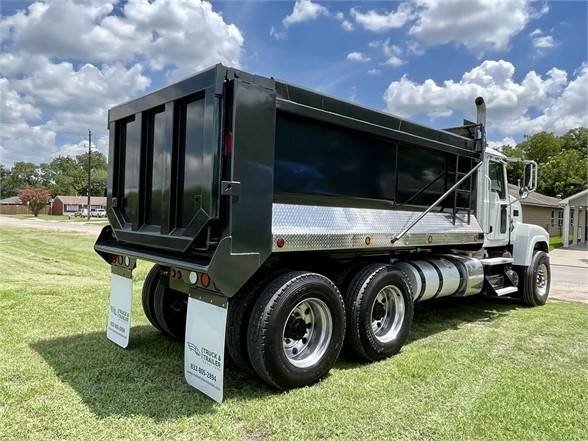 Mack PINNACLE CHU613