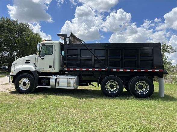 Mack PINNACLE CXU613