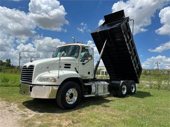 Mack PINNACLE CXU613