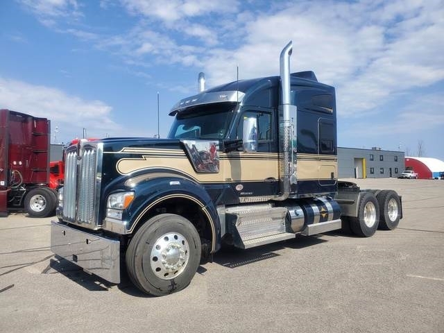 Kenworth W990