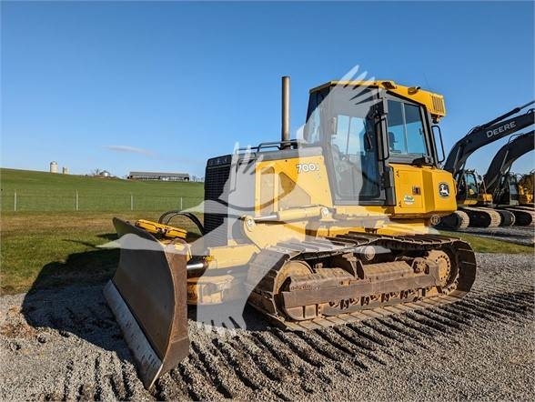 John Deere 700J LT